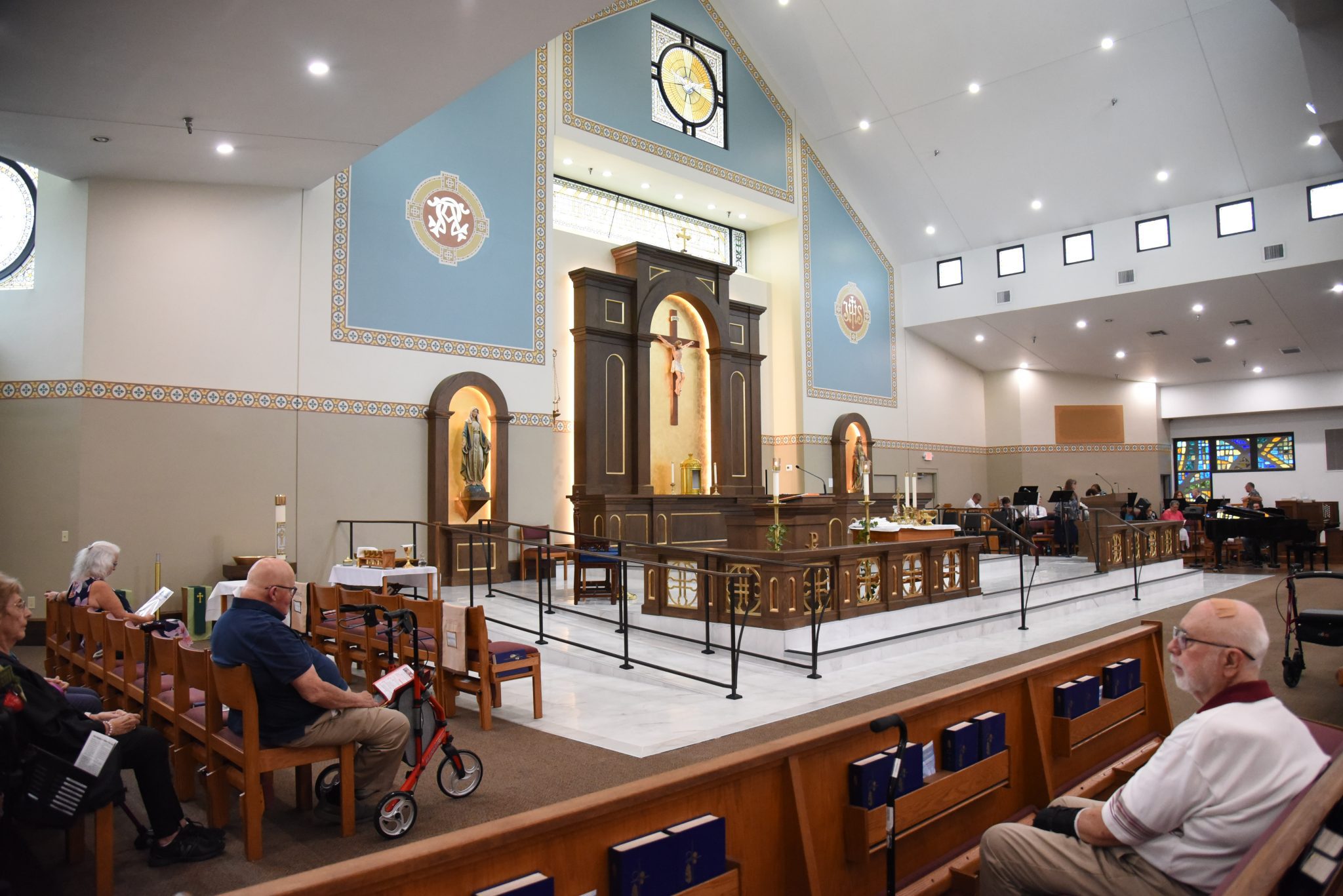 Sanctuary renovation highlights altar – Diocese of Orlando, Florida